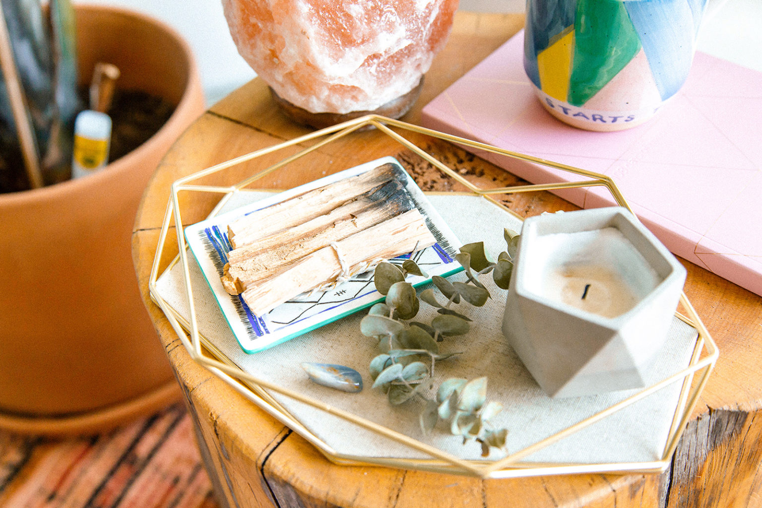 7 Ways To Create an Intentional Positive Vibe Home | The Dimple Life