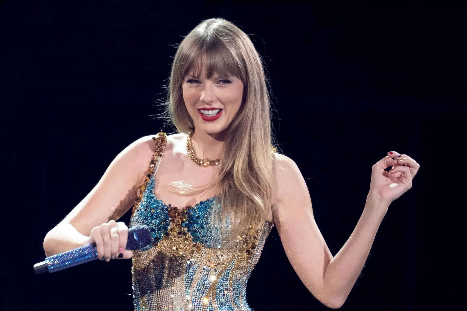 Taylor Swift Outfits for Less | The Dimple Life